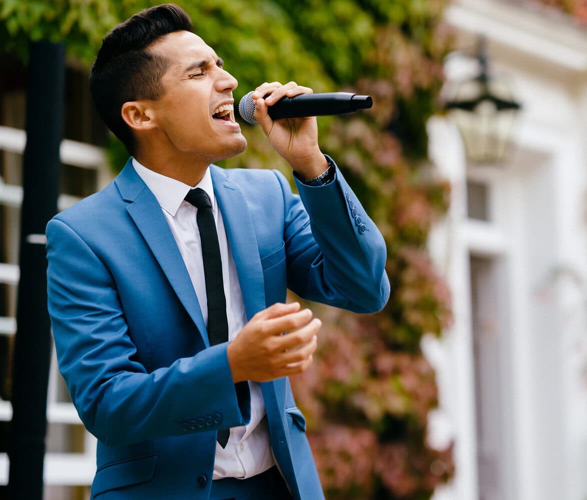 Weddings Singers for Hire | Enchanting wedding singers